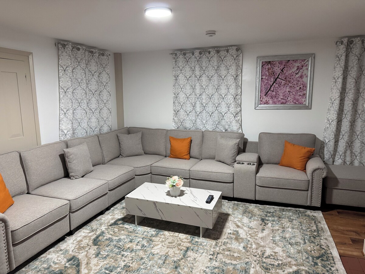 Cute Private Room Near Route 95/Malls/Hospitals/Salem with ACin ...