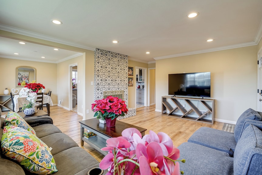 Easy Sf Access! Spacious Family Home W/ Yard - Daly City