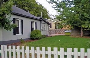 The Elm Tree Cottage Private House, Salt Lake City: Hotel Reviews ...