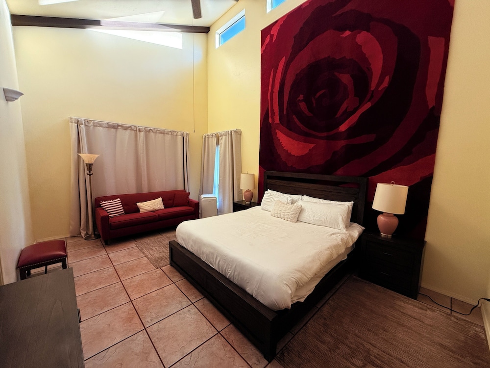 Large House In The Heart of Flagstaff. Walk Downtown And Parks. Huge ...