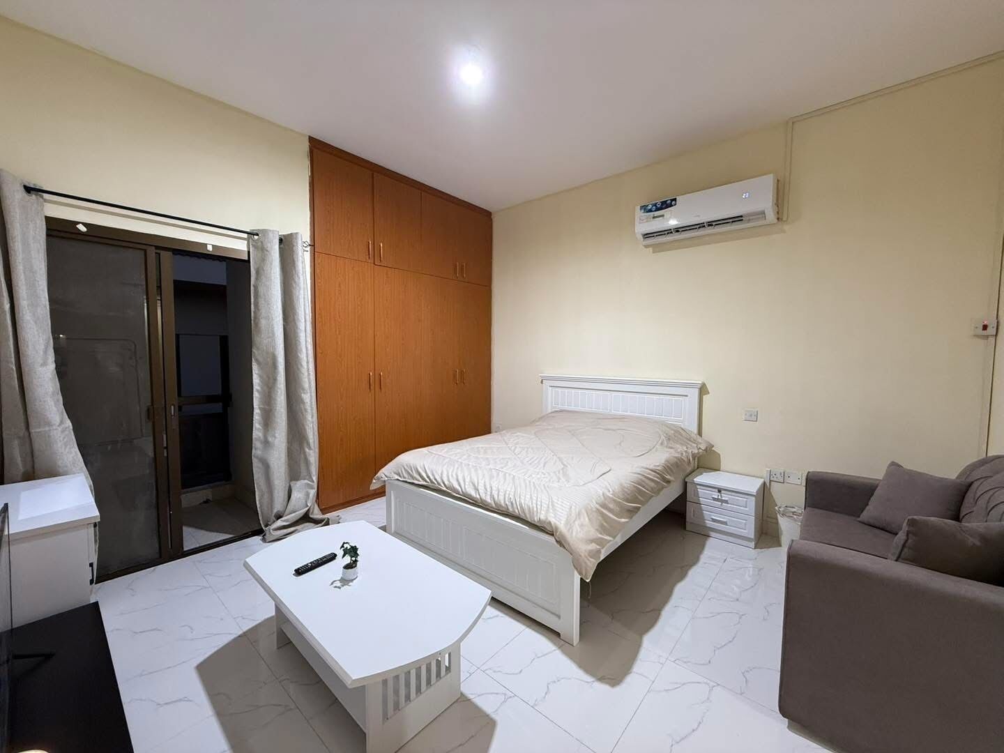 Perfect 1-bedroom Villa With Ac In Charming Abu Dhabi - Abu Dhabi