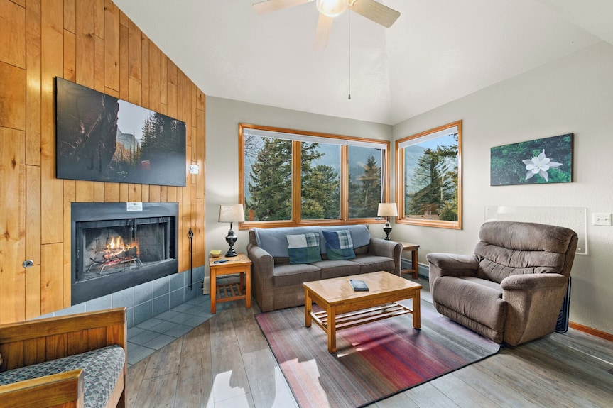 Our Cedar Lodge Is Great For Family Groups Of Up To 7, And Very Near Rmnp! - Colorado