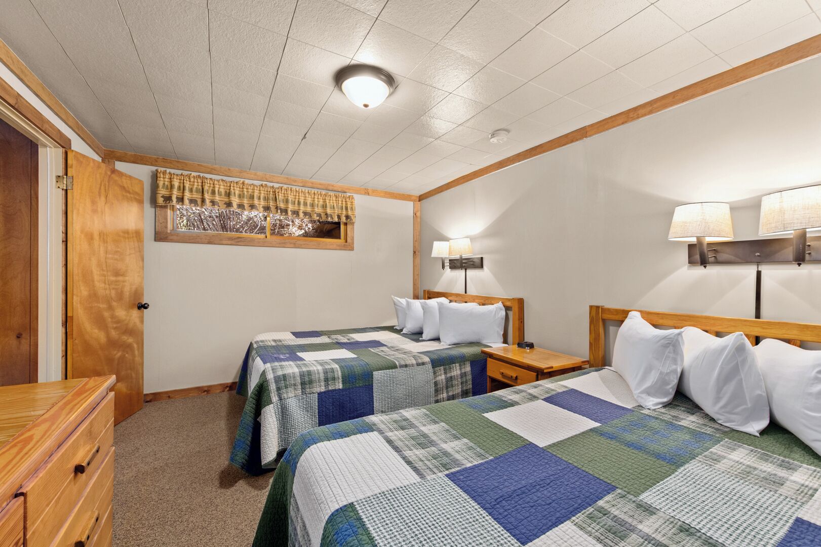 Our Lower Chalet Sleeps Up To 6, And Has Epic Views Of The Continental Divide! - Estes Park, CO