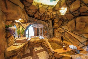 Quarto Signature, varanda | Secretária, secretária adequada para computadores portáteis 