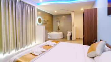 Quarto Duplo | Casa de banho | Um polibã, artigos de higiene pessoal grátis, um secador de cabelo