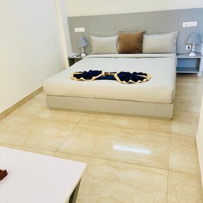 Quarto família, vista para a cidade | Escrivaninha, Wi-Fi de cortesia