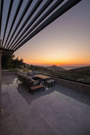 Villa, 4 quartos, não fumadores, vista para o mar | Terraço/pátio interior