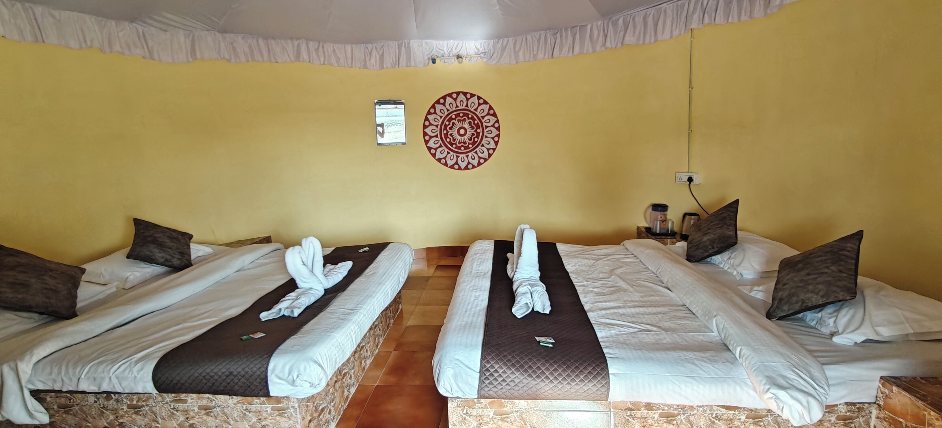 Quarto Familiar, 1 quarto, vista para o resort | Edredões de penas, Wi-fi grátis 