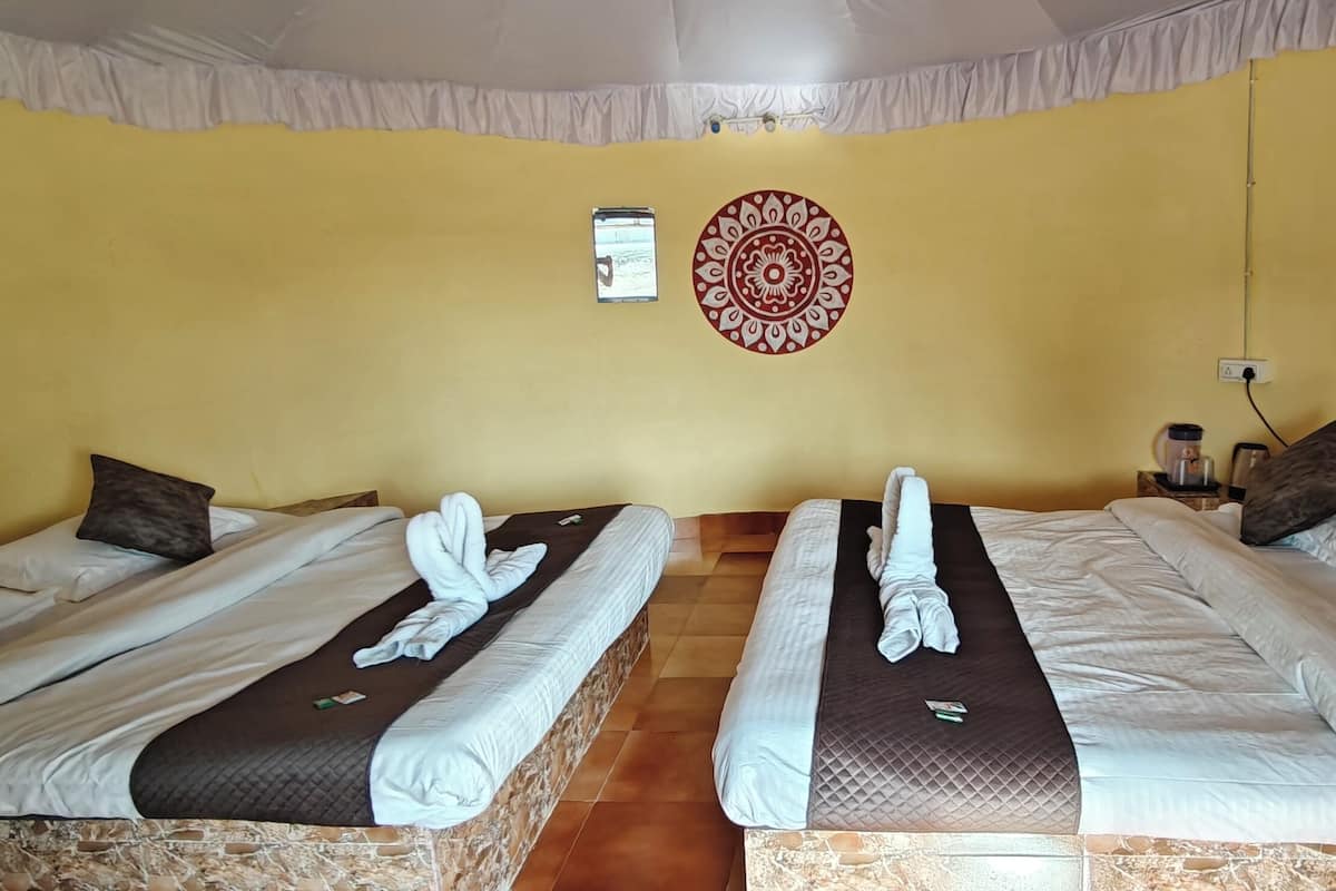 Quarto Familiar, 1 quarto, vista para o resort | Edredões de penas, Wi-fi grátis