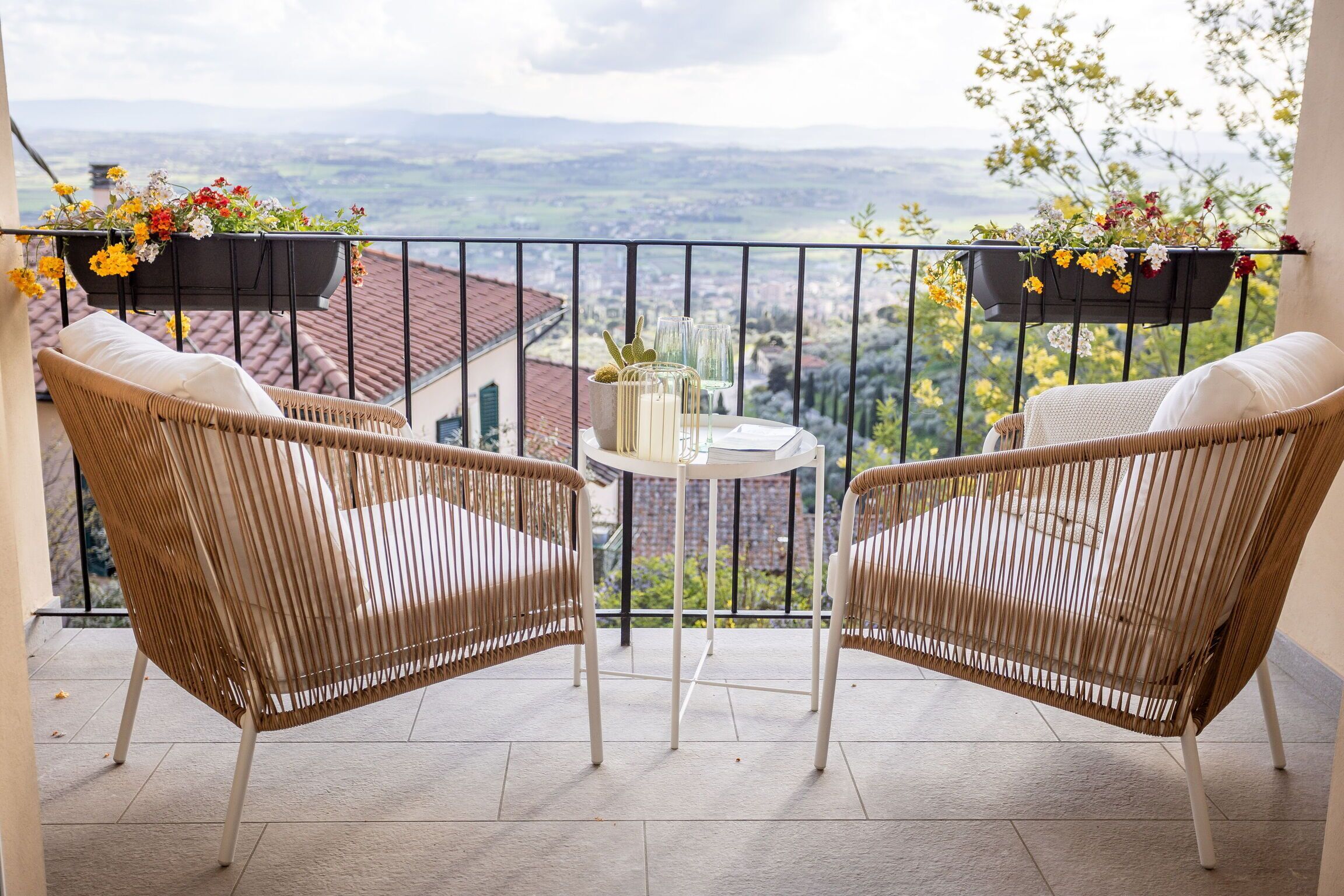 Apartamento (3 Bedrooms) | Varanda