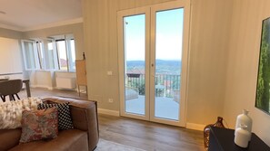 Apartamento (3 Bedrooms) | Varanda