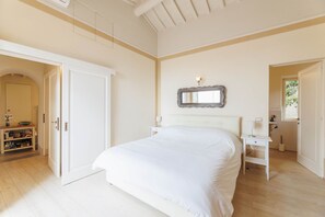 Apartamento (1 Bedroom) | 1 quarto, secretária, ferro/tábua de engomar, roupa de cama fornecida 