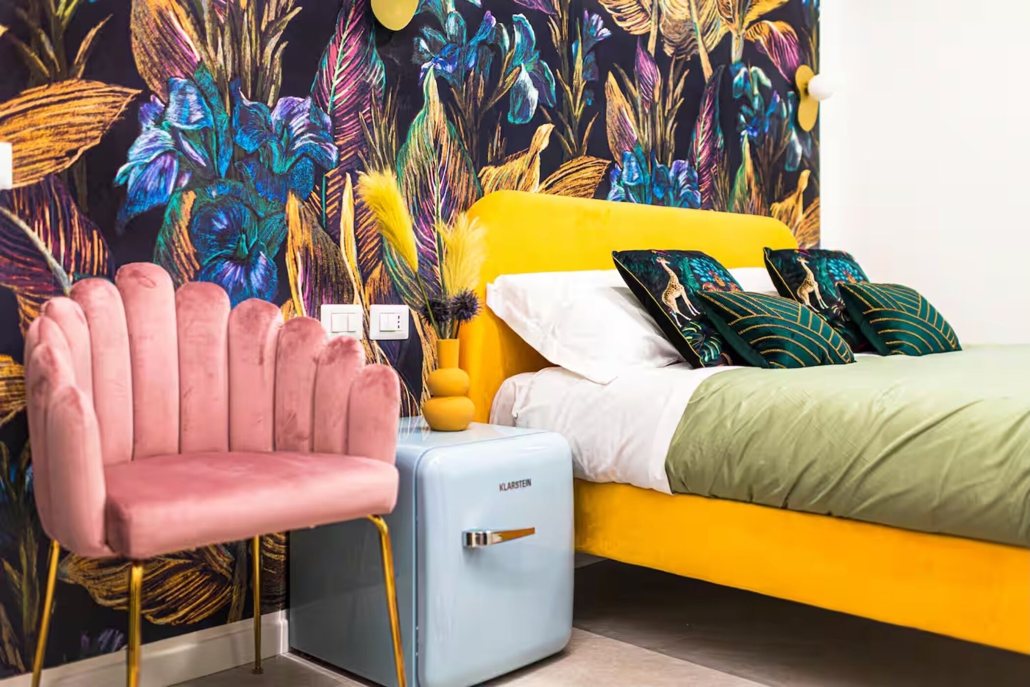 Quarto Duplo Design, 1 cama queen-size | Com decoração personalizada, com mobília individualizada 