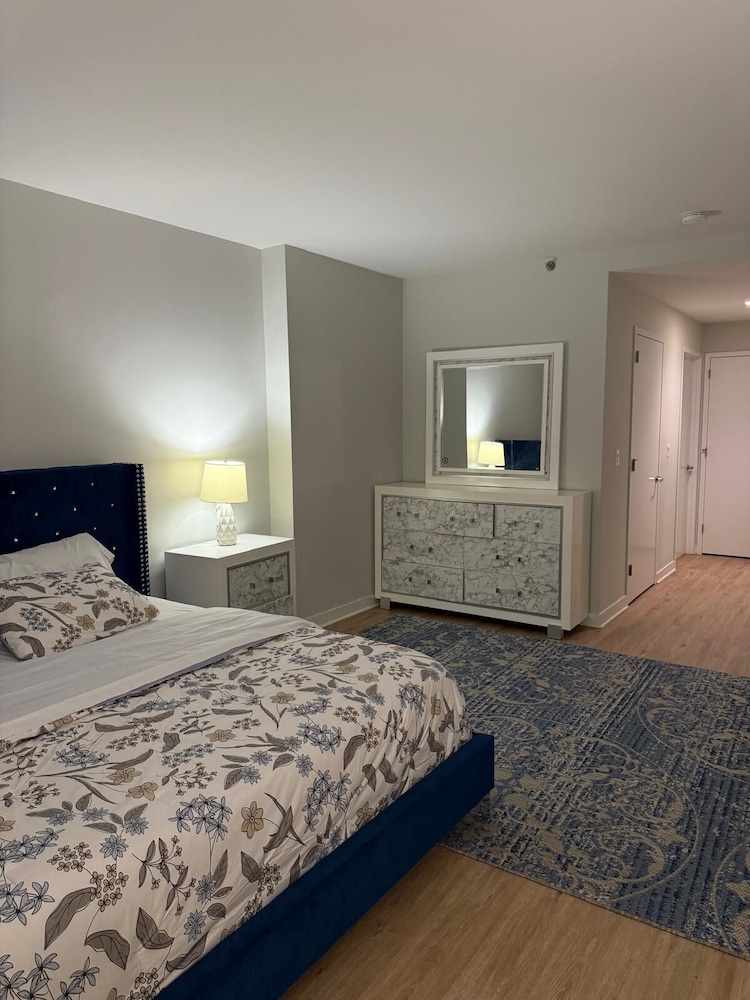 Fabulous 2-bedroom apartment with AC in Cliffside Park Reviews, Deals ...