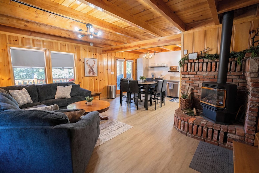 Strawberry Chalet Spacious Mountain Retreat Near Pinecrest Lake & Dodge Ridge - Pinecrest, CA