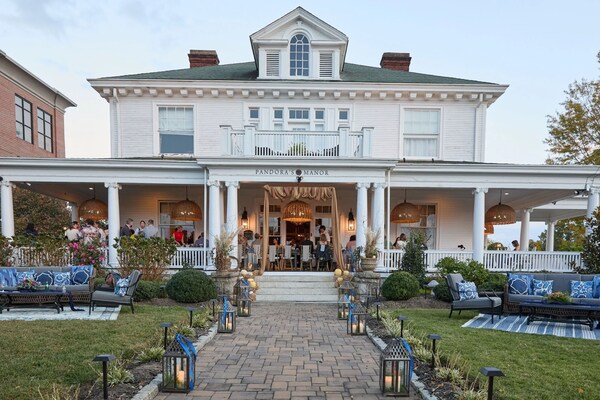 Pandora's Manor Bed & Breakfast - High Point, NC