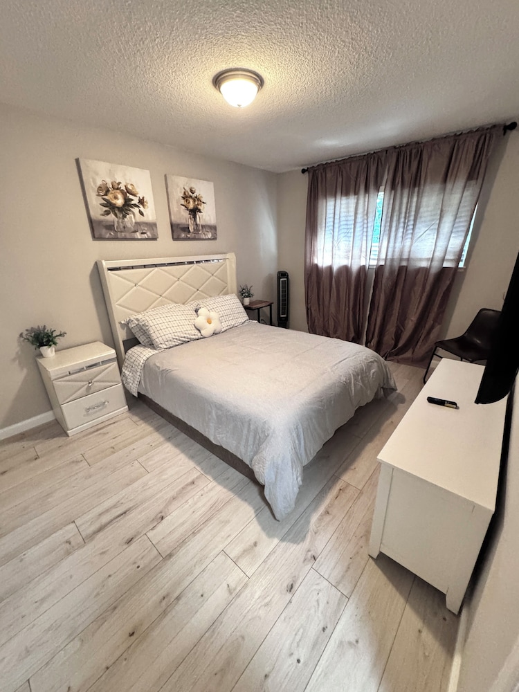 3/1 Clean and comfortable home in Fair Oaks - Carmichael | Stayz