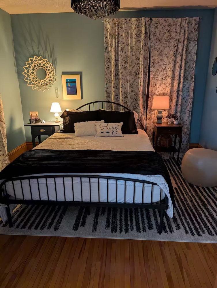 Glam Nights & Cozy Days: Skyline Suite - St. Paul | Vrbo