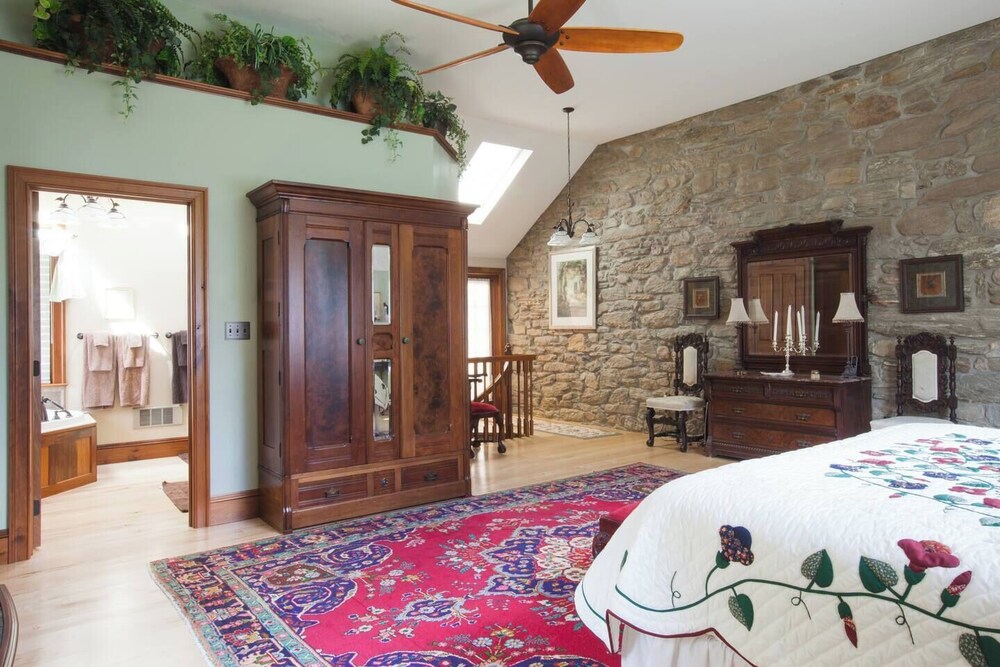 Suite on the Pond at French Country Manor B&B Reviews, Deals & Photos ...