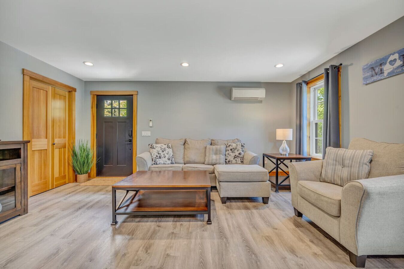 2 Br Renovated Bayside Apt Trenton! [Bayside Loft] - 아카디아 국립공원