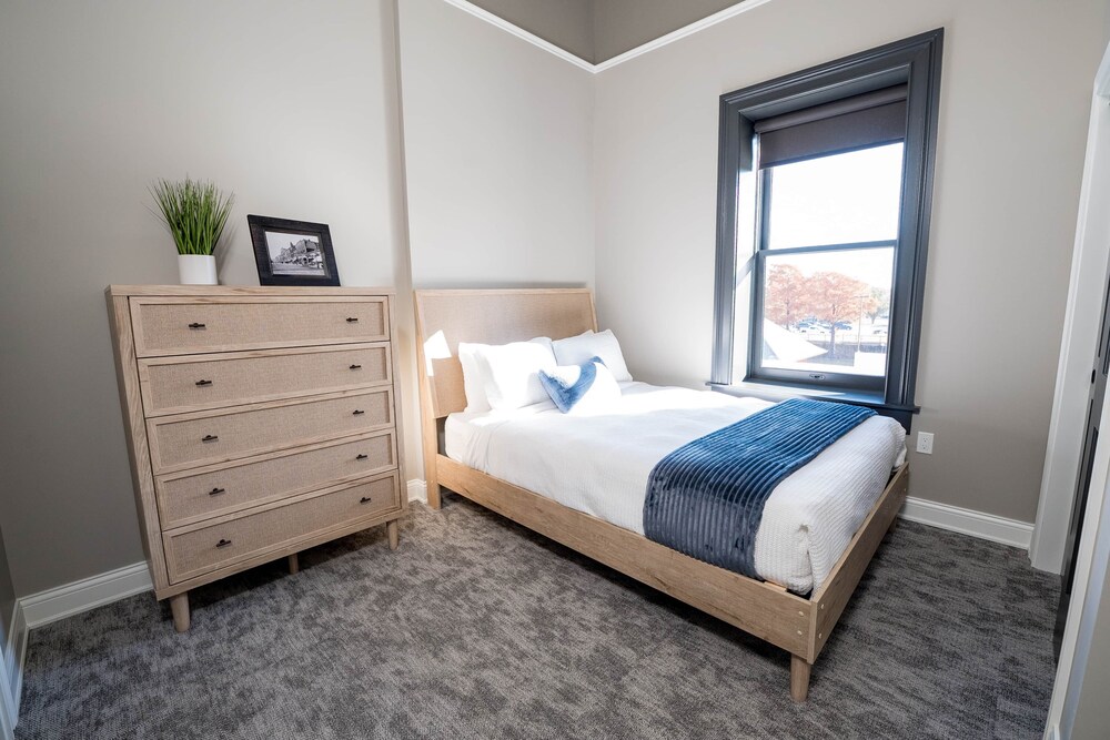 Unit 202 - The Varsity Theater Avis, Prix & Photos 2026 - abritel.fr