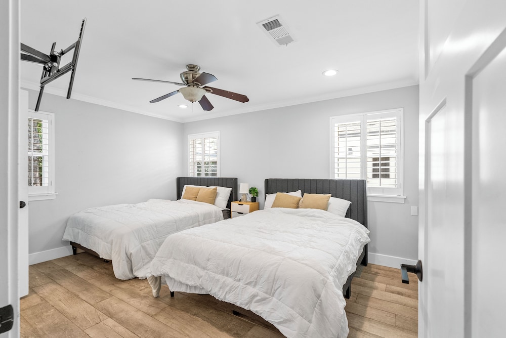 With pool-Spacious 3-bedroom home in center Houston Avis, Prix & Photos ...