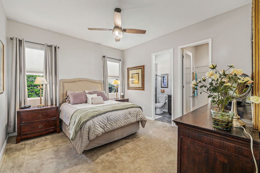 Mountain view home, private pool & spa - shared pools, tennis, fitness ...