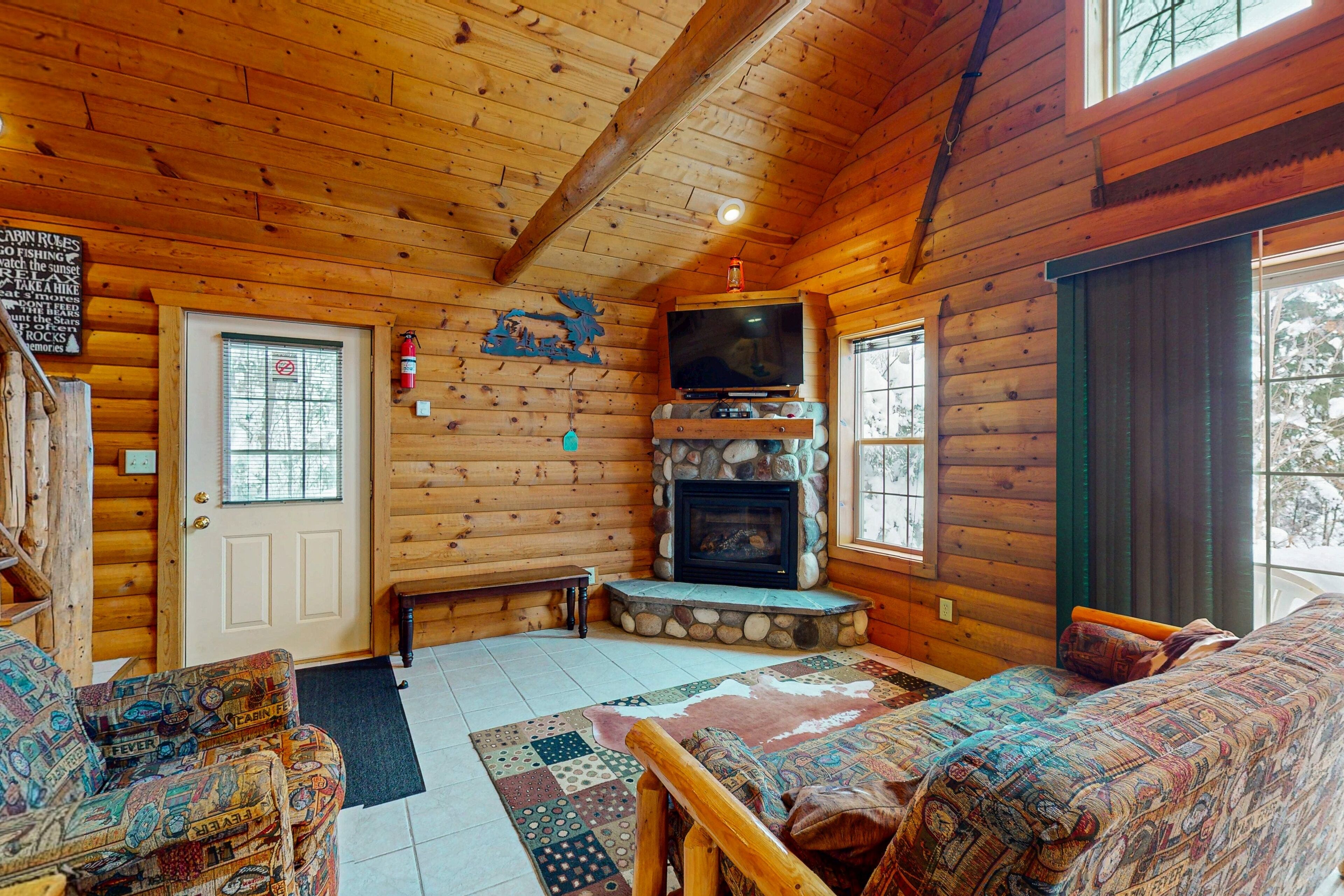 Cozy Cabins W/ Fireplace, Whirlpool Tub, Access To Private Dock, & Fire Pit - Wisconsin