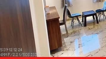 Quarto Quádruplo Deluxe, ar condicionado | Roupa hipoalergénica, secretária, quartos insonorizados