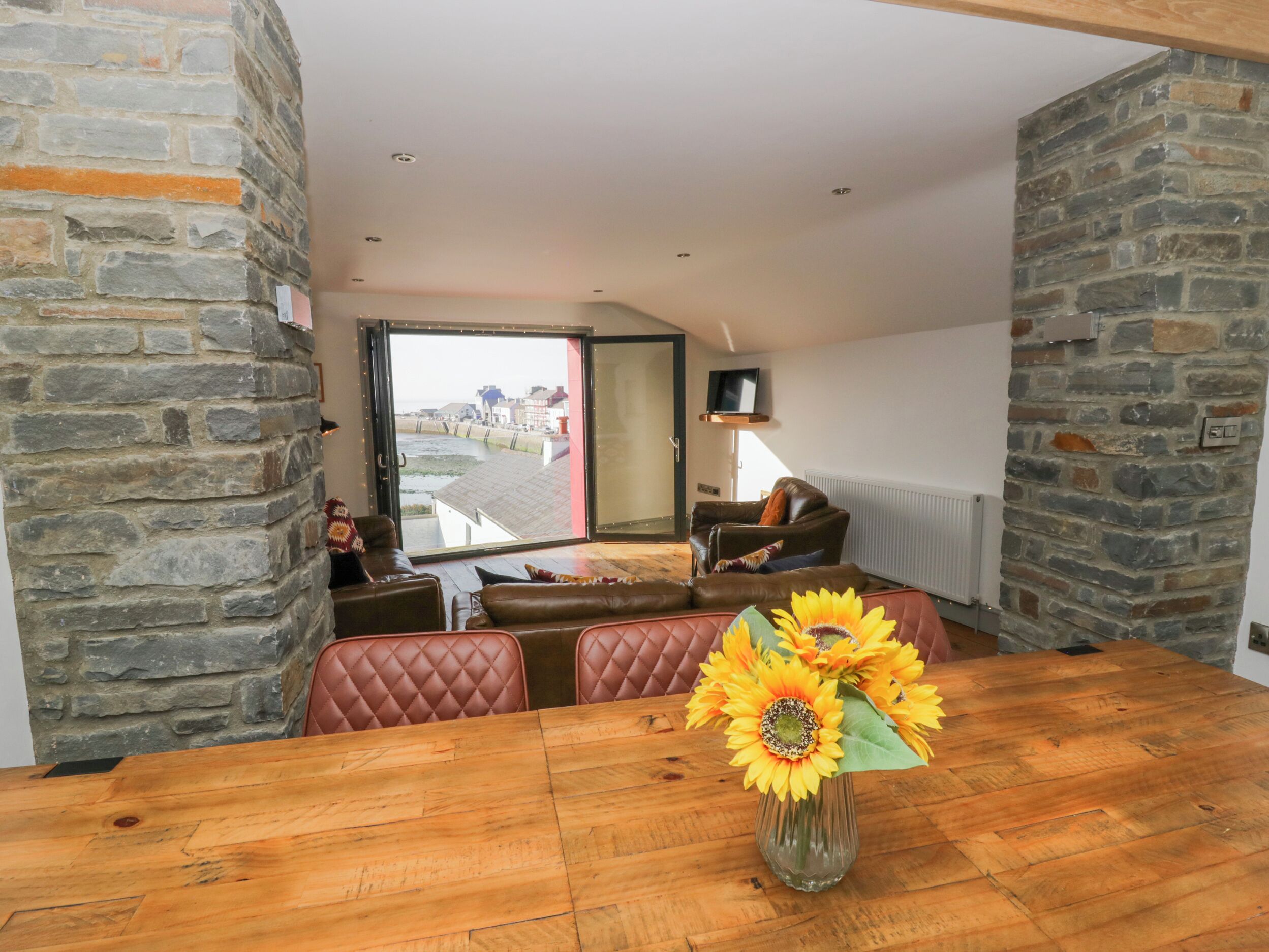 Island House, Pet Friendly, Character Holiday Cottage In Aberaeron - Aberaeron