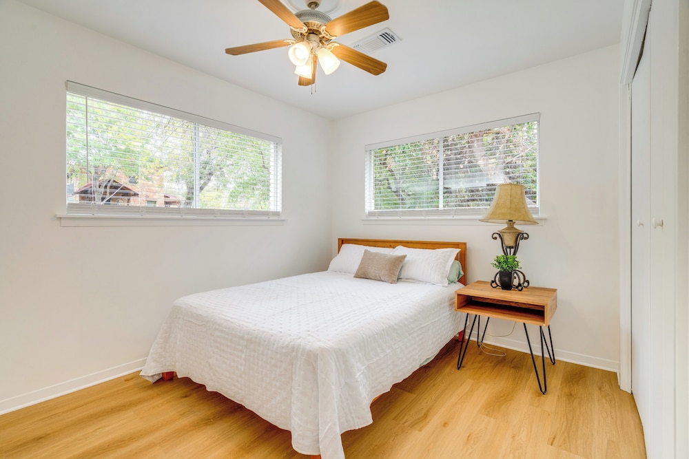 1/2 Mi to UT Austin Campus: Well-Equipped Duplex! Avis, Prix & Photos ...