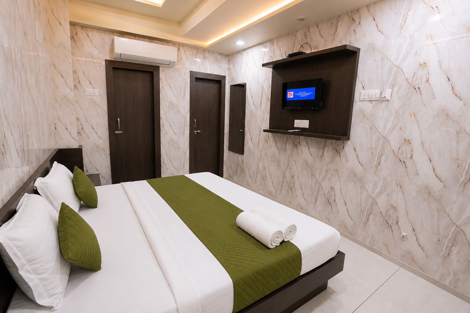 Quarto luxo | Escrivaninha, Wi-Fi, roupa de cama