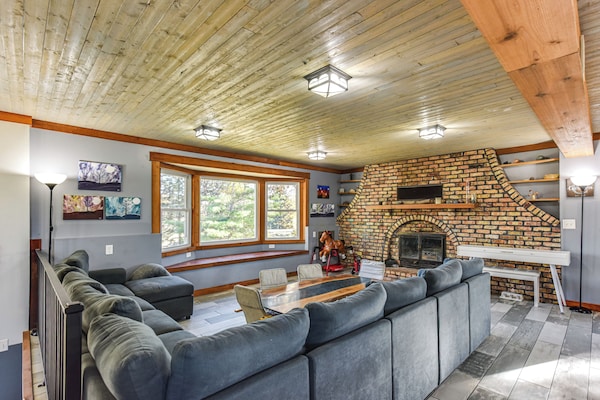 600-sq-ft Deck! Hutchinson Retreat On 5 Acres - Crow River Winery, Hutchinson