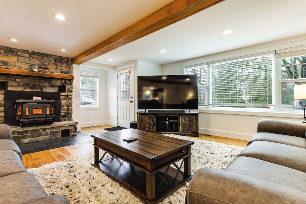 3 Mi To Sister Bay Beach: Family Home W/ Yard - Washington Island, WI