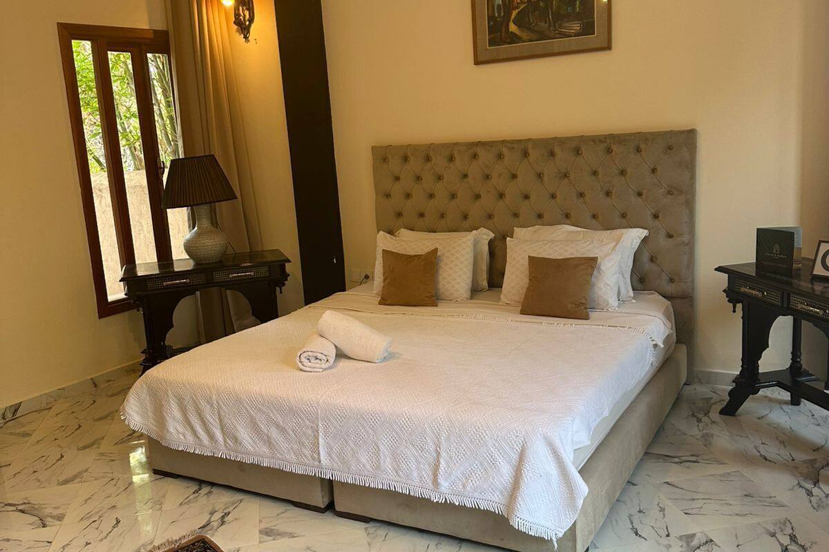 Suíte luxo, vista para o jardim | Cofres nos quartos, espaço de trabalho para notebook, cortinas blackout