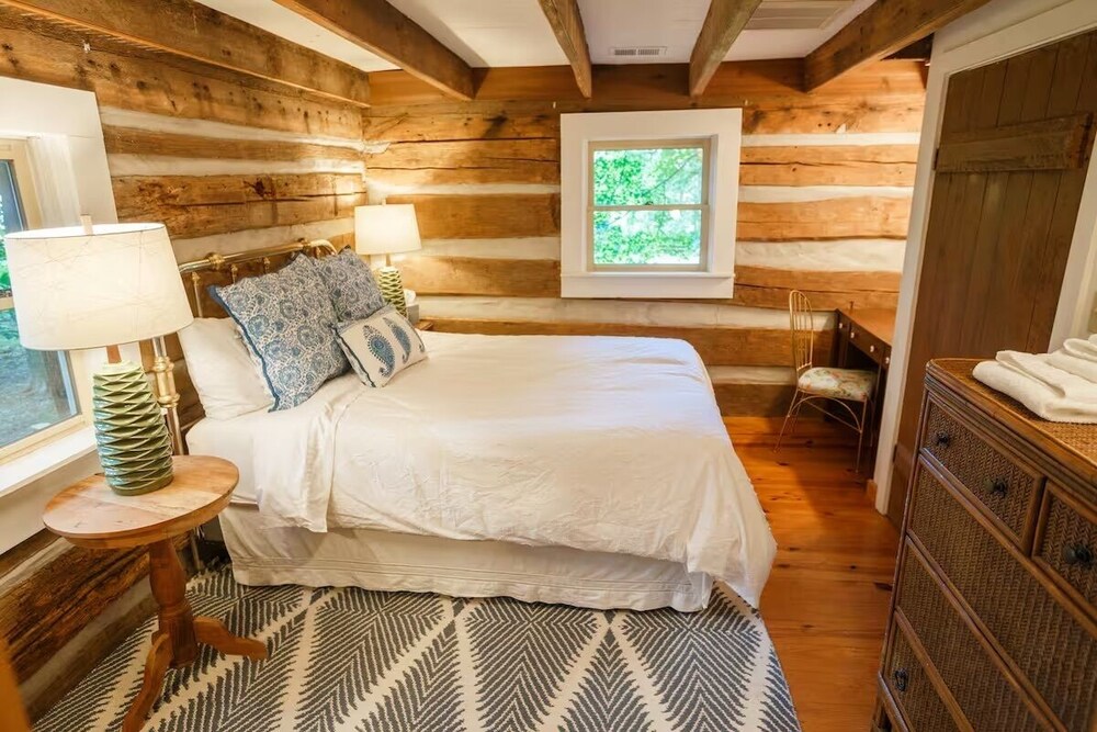 National Historic O’Neal cabin on the bourbon trail Reviews, Deals ...