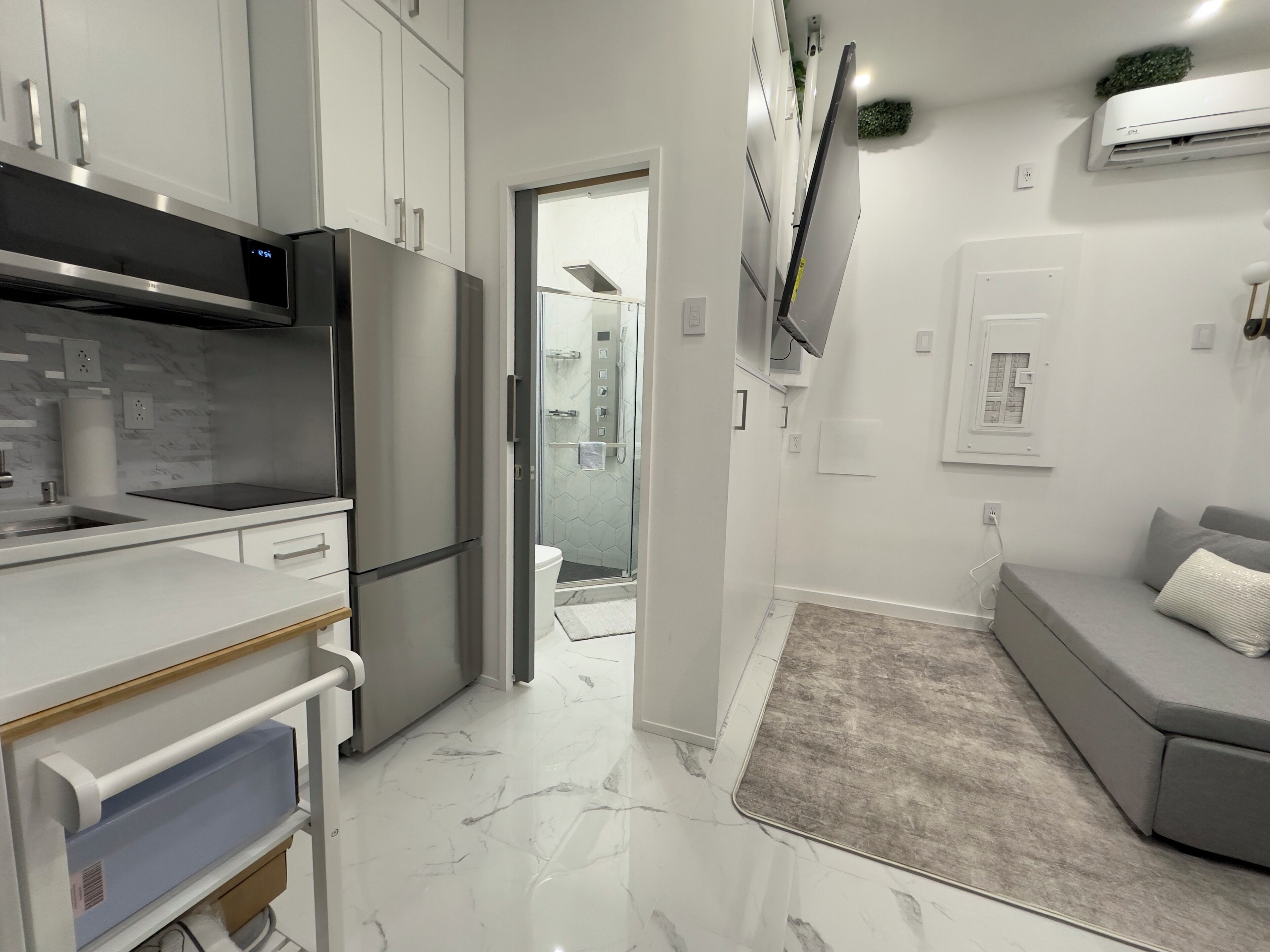 Lovely Modern House In Vibrant Jersey City Neighborhood - Jersey City, NJ