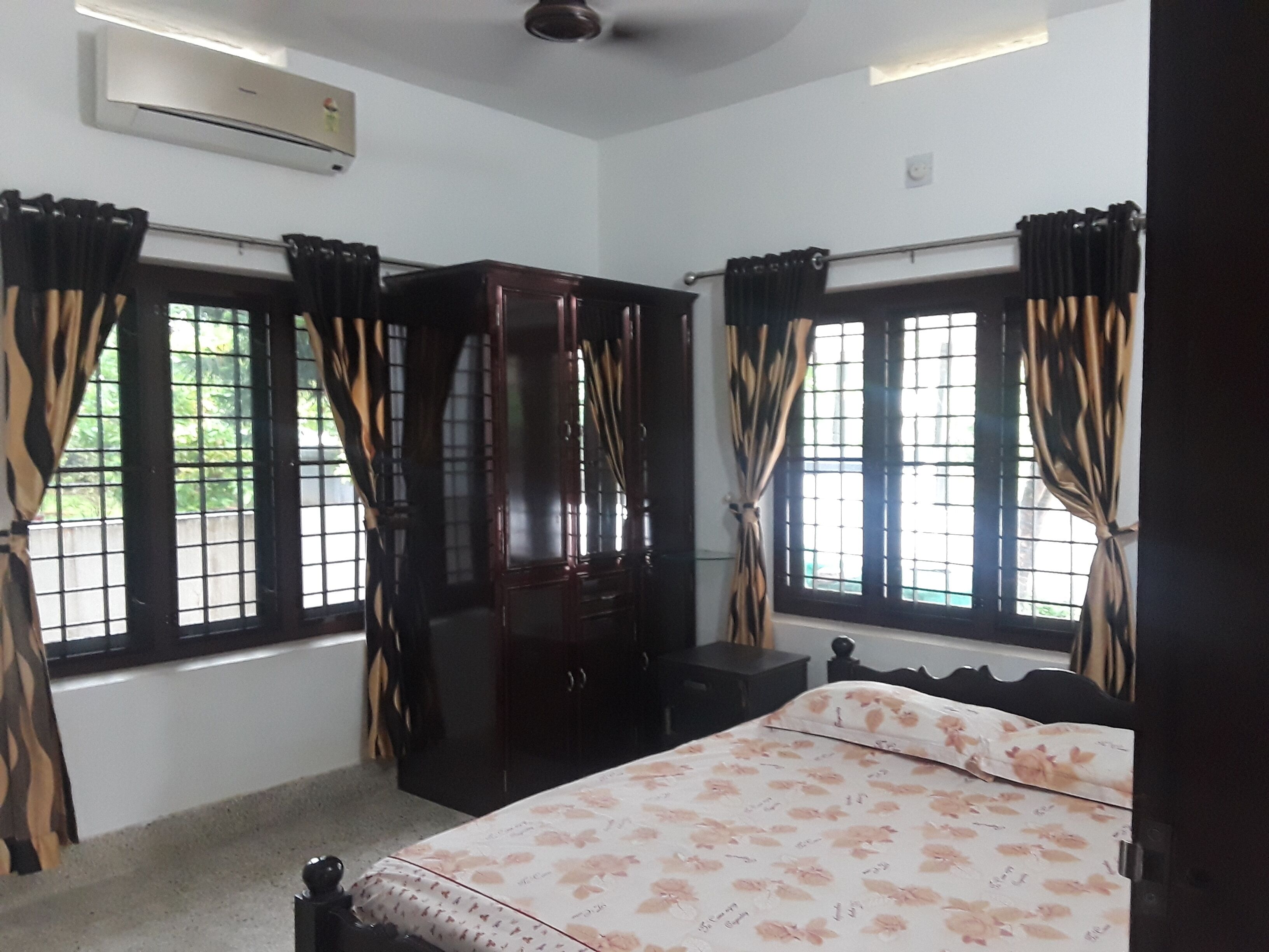 Peaceful 5-bedroom House Perfect For Relaxing Stays In Thrissur, Kerala, India - Thrissur