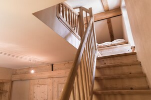 Apartamento família, 3 quartos, sacada, vista para a montanha | Edredons de pluma, Wi-Fi de cortesia, roupa de cama