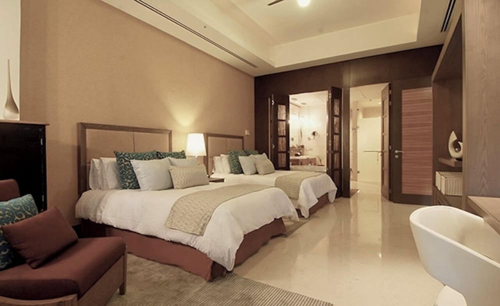 Presidents Week - Grand Luxxe 3-BD Presidential/Punta with free golf ...