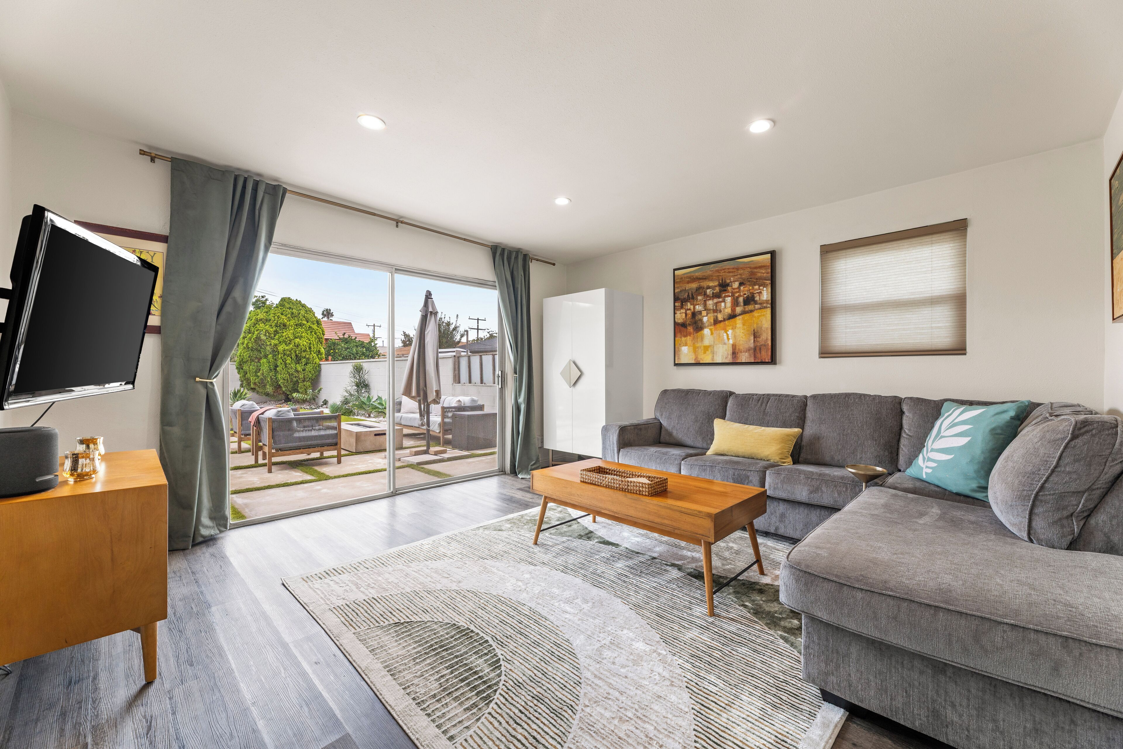 Casa Verde - Walk To Sofi/intuit, Yard And Parking - Gardena, CA