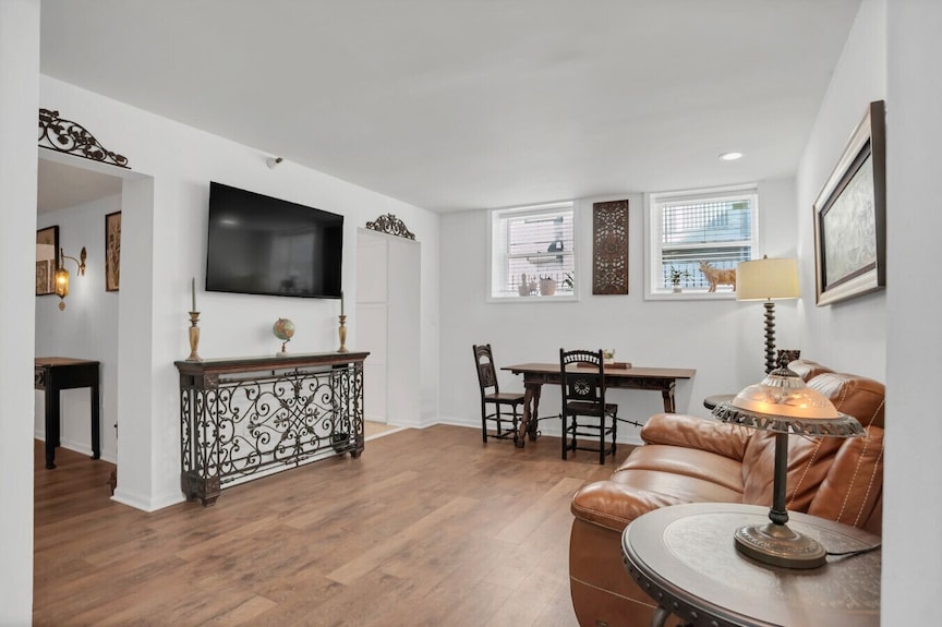 Spanish Style Apartment, Steps From Forsyth Park - Savannah, GA