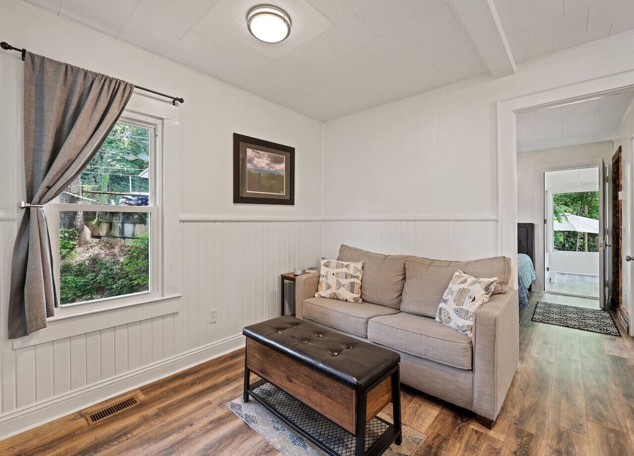 Creekside Bungalow-charming, Close To Downtown! - Waynesville, NC