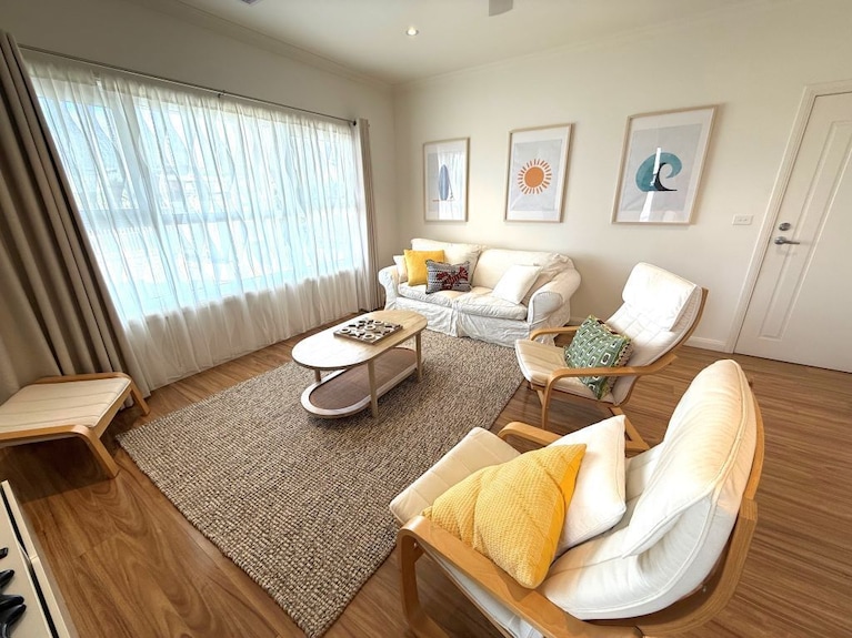 "Kuti Sands" - Luxe Coastal Escape, Solar Heated Pool, Meters From Goolwa Beach - Middleton