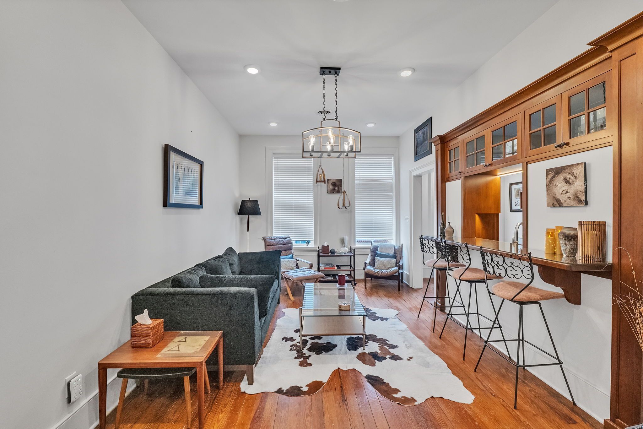 Spacious 2br Loft On Abingdons Main Street. Walk To Dining, Theatre, & Shops - Abingdon, VA