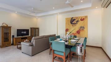 Vila, 3 quartos, para fumantes, piscina particular | Comodidades do quarto