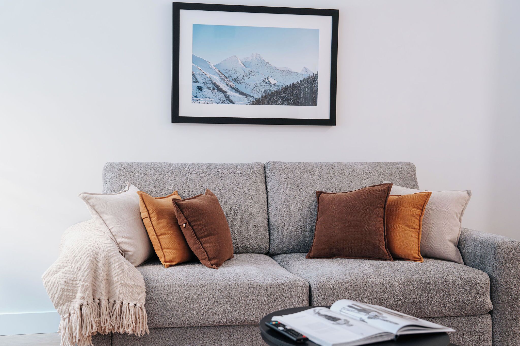 Cozy 1-bedroom Condo With Large Private Hot Tub, Perfect For A Relaxing Stay In Revelstoke. - Revelstoke