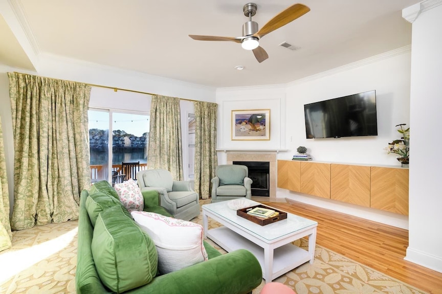 This House Is A 5 Bedroom(s), 3.5 Bathrooms, Located In North Charleston, Sc. - Charleston, SC