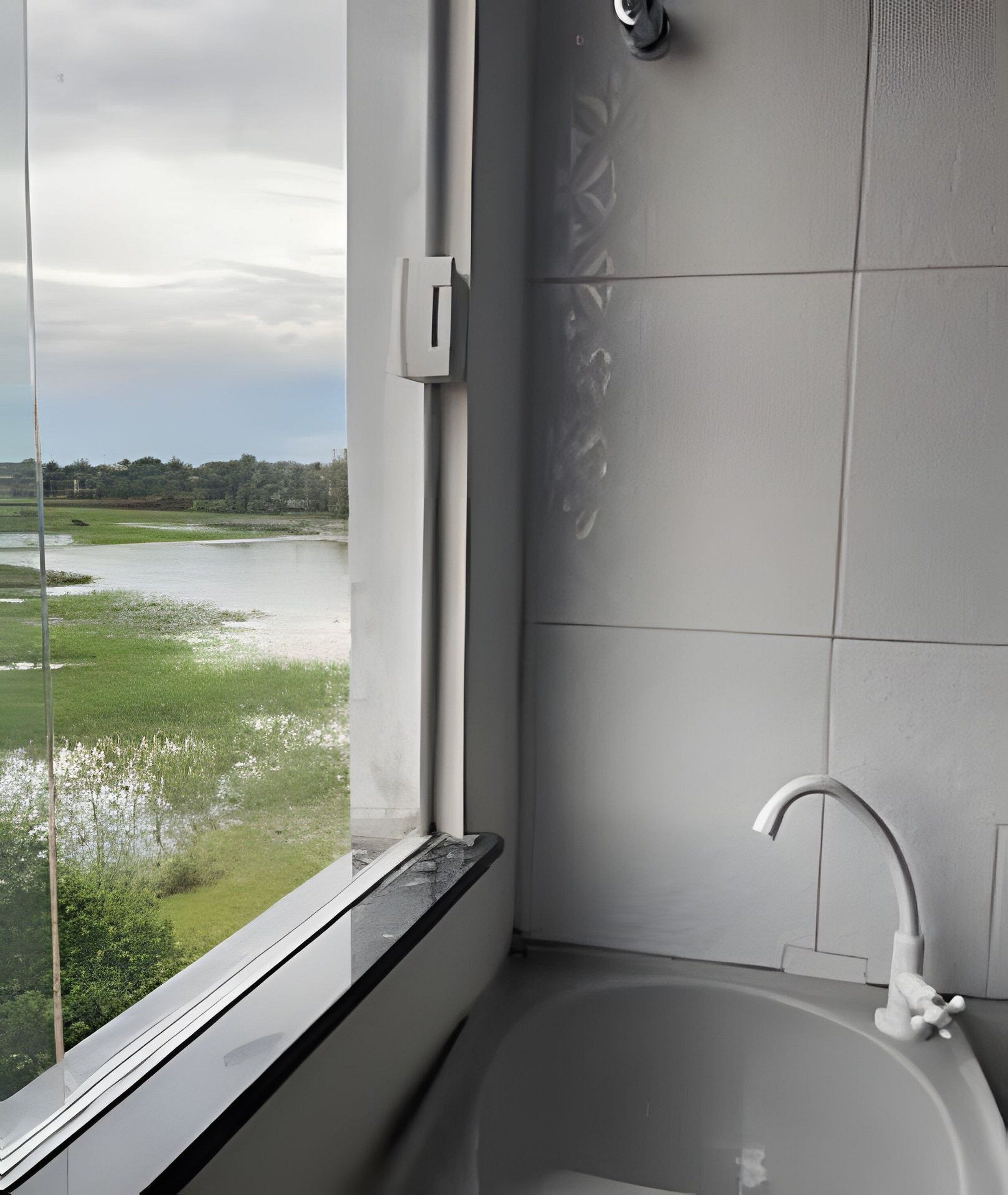 Apartamento standard, sacada, vista para a lagoa | Parte interna