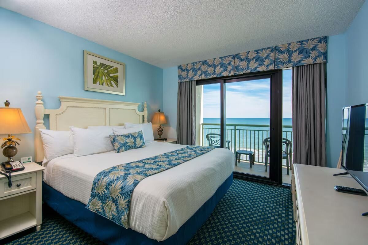 Oceanfront Room With Balcony, Pool & Beach Access - Myrtle Beach, SC